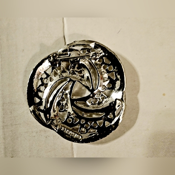 Gerry'S | Jewelry | Gerrys Vintage Textured Silver Tone Filigree Swirl ...